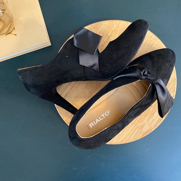 Rialto | Shoes | Closed Toe Heels | Poshmark